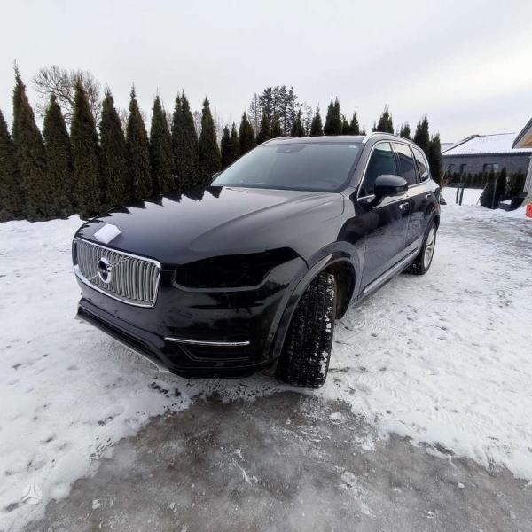 Pelēks Volvo XC90 2017 Alīta, ar dzinēja tilpumu 1.97 L un nobraukumu 141 tūkst. km par 14254 €, foto 3 vietnē AUTOMOTO.COM.LV