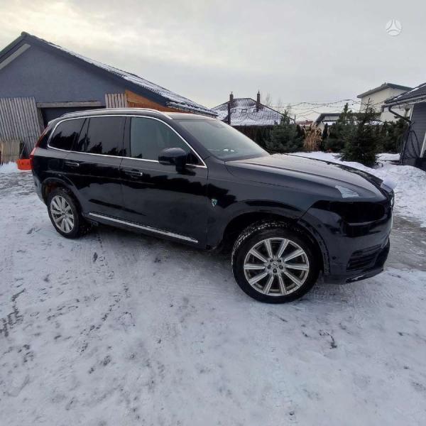 Pelēks Volvo XC90 2017 Alīta, ar dzinēja tilpumu 1.97 L un nobraukumu 141 tūkst. km par 14254 €, foto 6 vietnē AUTOMOTO.COM.LV