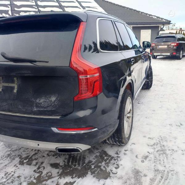Pelēks Volvo XC90 2017 Alīta, ar dzinēja tilpumu 1.97 L un nobraukumu 141 tūkst. km par 14254 €, foto 7 vietnē AUTOMOTO.COM.LV