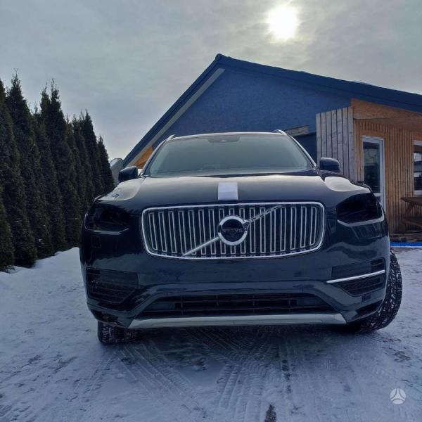Pelēks Volvo XC90 2017 Alīta, ar dzinēja tilpumu 1.97 L un nobraukumu 141 tūkst. km par 14254 €, foto 8 vietnē AUTOMOTO.COM.LV