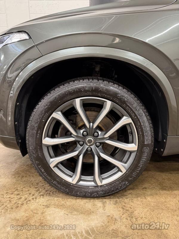 Pelēks Volvo XC90 2017 Tallina, ar dzinēja tilpumu 2.00 L un nobraukumu 278 tūkst. km par 21995 €, foto 4 vietnē AUTOMOTO.COM.LV