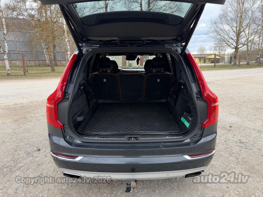 Grey Volvo XC90 2017 in Jogeva, with an engine capacity of 2.00 L and mileage of 265 thousand km for 27499 €, photo 8 on AUTOMOTO.COM.LV