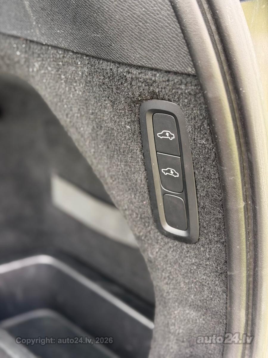 Pelēks Volvo XC90 2017 Tallina, ar dzinēja tilpumu 2.00 L un nobraukumu 244 tūkst. km par 27499 €, foto 13 vietnē AUTOMOTO.COM.LV