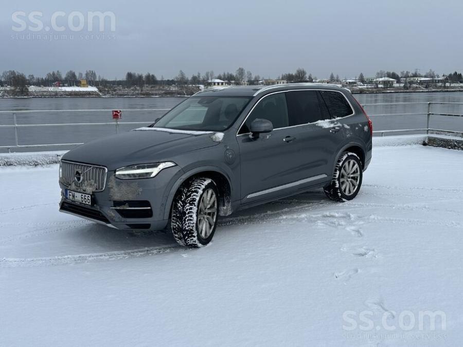 Grey Volvo XC90 2017 in Riga, with an engine capacity of 2.00 L and mileage of 223 thousand km for 28000 €, photo 1 on AUTOMOTO.COM.LV