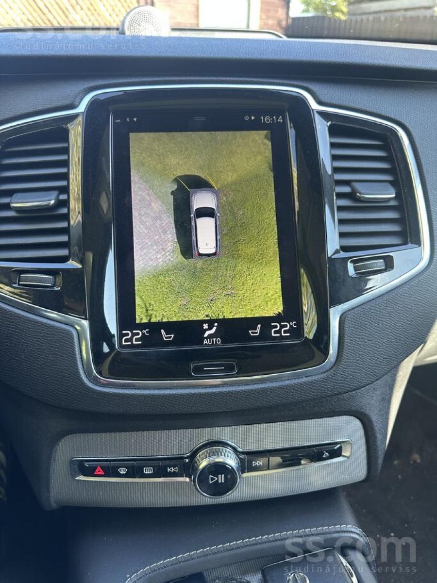 Grey Volvo XC90 2017 in Riga, with an engine capacity of 2.00 L and mileage of 223 thousand km for 28000 €, photo 11 on AUTOMOTO.COM.LV