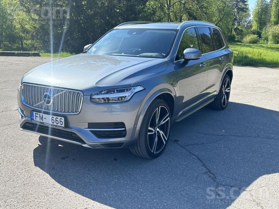 Grey Volvo XC90 2017 in Riga, with an engine capacity of 2.00 L and mileage of 223 thousand km for 28000 €, photo 18 on AUTOMOTO.COM.LV