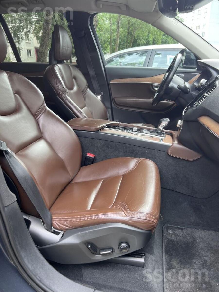 Grey Volvo XC90 2017 in Riga, with an engine capacity of 2.00 L and mileage of 248 thousand km for 24500 €, photo 7 on AUTOMOTO.COM.LV