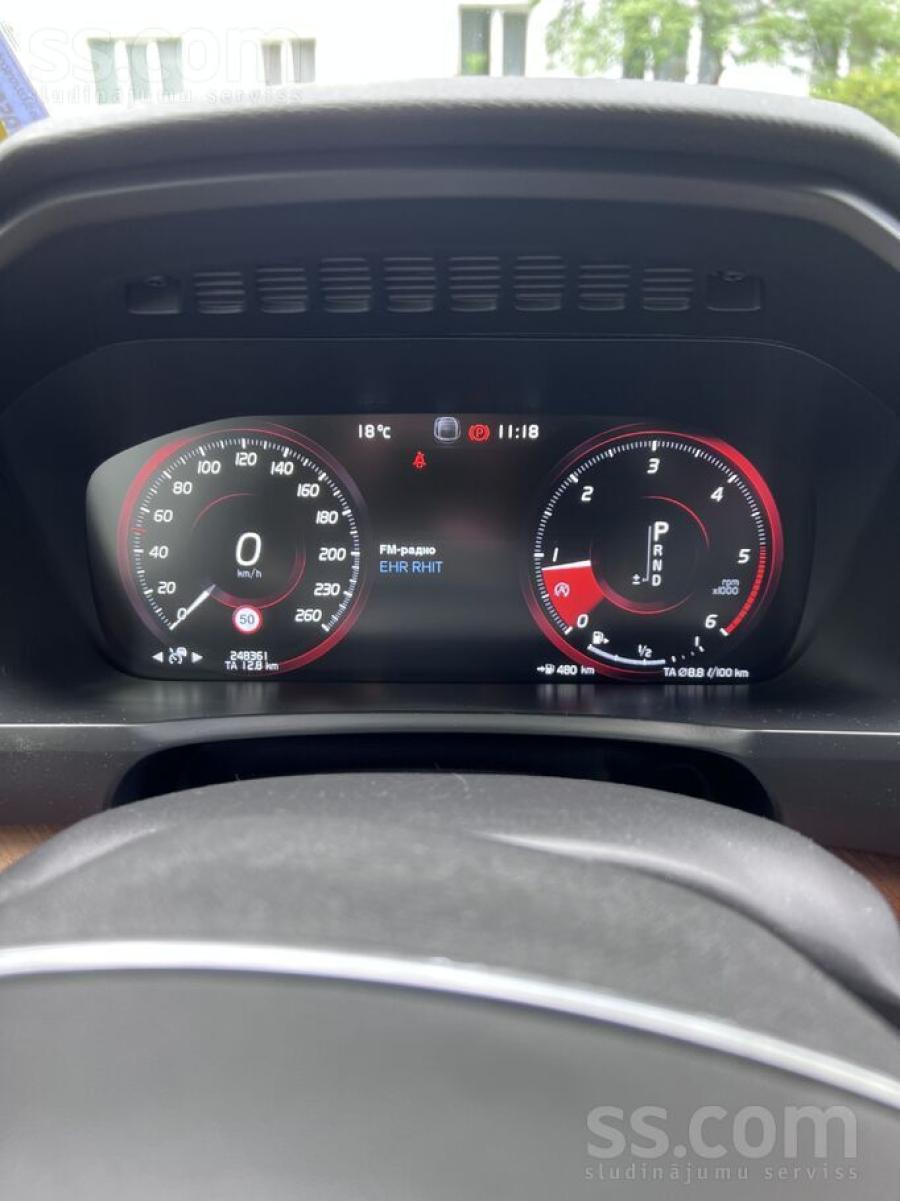 Grey Volvo XC90 2017 in Riga, with an engine capacity of 2.00 L and mileage of 248 thousand km for 24500 €, photo 9 on AUTOMOTO.COM.LV