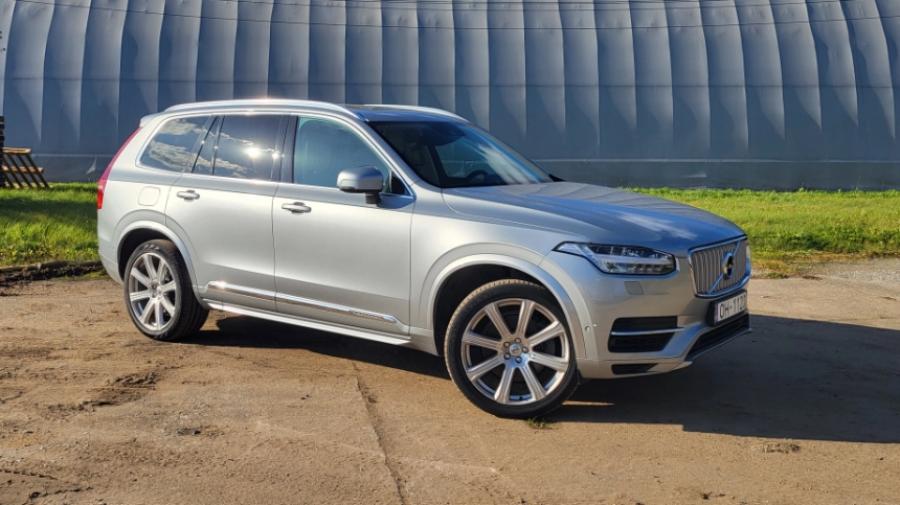 Pelēks Volvo XC90 2017 Rīga, ar dzinēja tilpumu 2.00 L un nobraukumu 298 tūkst. km par 22990 €, foto 1 vietnē AUTOMOTO.COM.LV