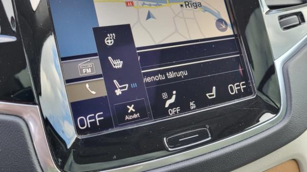 Pelēks Volvo XC90 2017 Rīga, ar dzinēja tilpumu 2.00 L un nobraukumu 298 tūkst. km par 22990 €, foto 2 vietnē AUTOMOTO.COM.LV