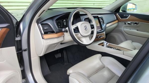 Pelēks Volvo XC90 2017 Rīga, ar dzinēja tilpumu 2.00 L un nobraukumu 298 tūkst. km par 22990 €, foto 7 vietnē AUTOMOTO.COM.LV