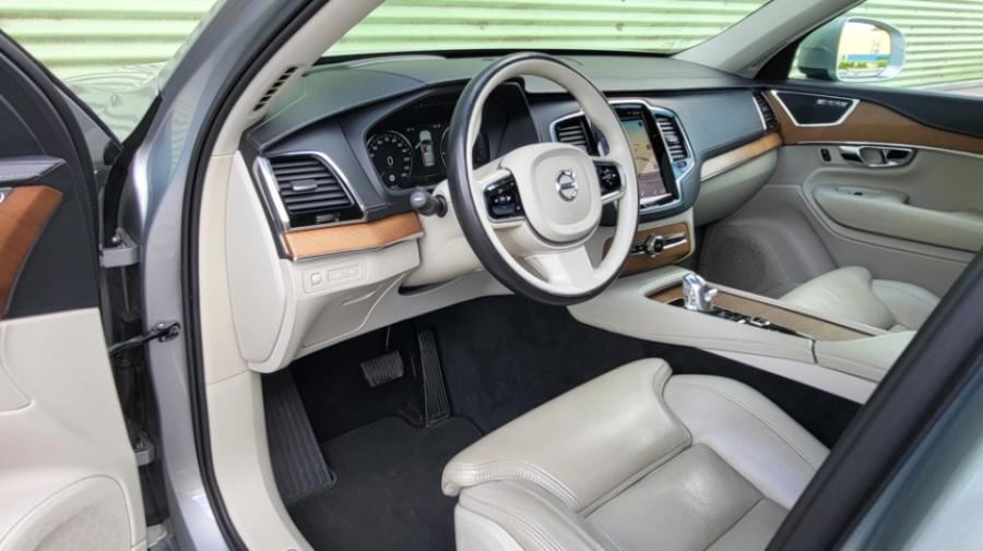 Pelēks Volvo XC90 2017 Rīga, ar dzinēja tilpumu 2.00 L un nobraukumu 298 tūkst. km par 22990 €, foto 8 vietnē AUTOMOTO.COM.LV