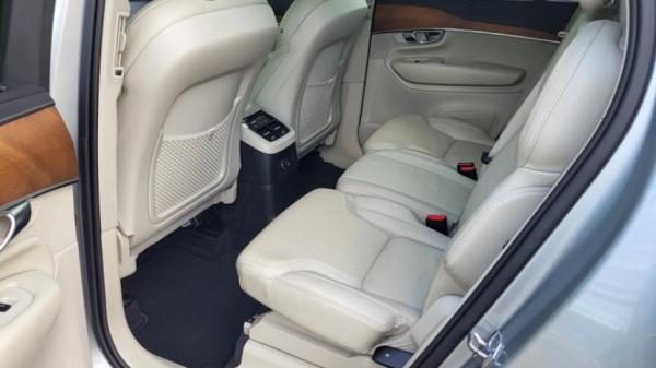 Pelēks Volvo XC90 2017 Rīga, ar dzinēja tilpumu 2.00 L un nobraukumu 298 tūkst. km par 22990 €, foto 10 vietnē AUTOMOTO.COM.LV