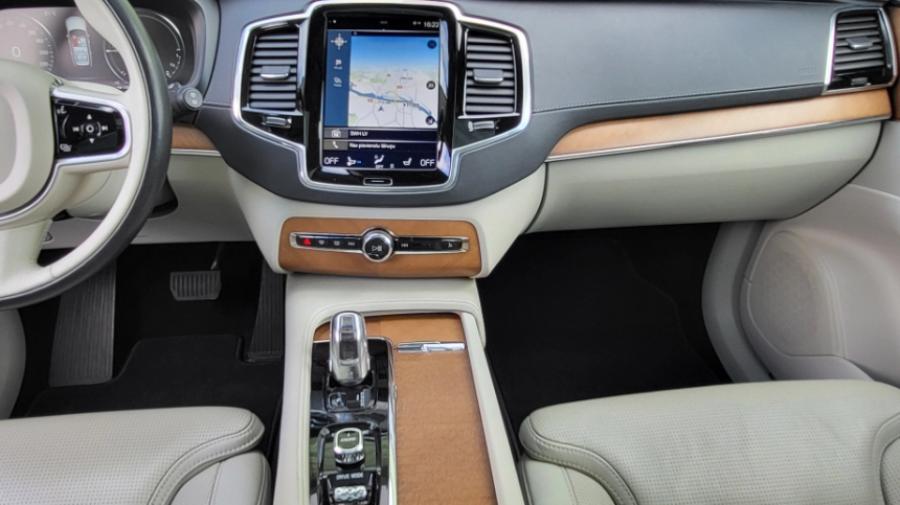 Pelēks Volvo XC90 2017 Rīga, ar dzinēja tilpumu 2.00 L un nobraukumu 298 tūkst. km par 22990 €, foto 13 vietnē AUTOMOTO.COM.LV