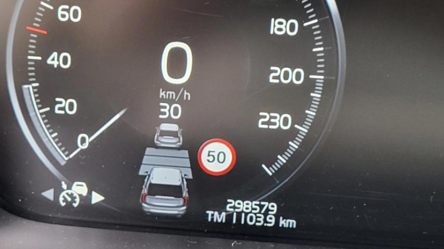 Pelēks Volvo XC90 2017 Rīga, ar dzinēja tilpumu 2.00 L un nobraukumu 298 tūkst. km par 22990 €, foto 36 vietnē AUTOMOTO.COM.LV