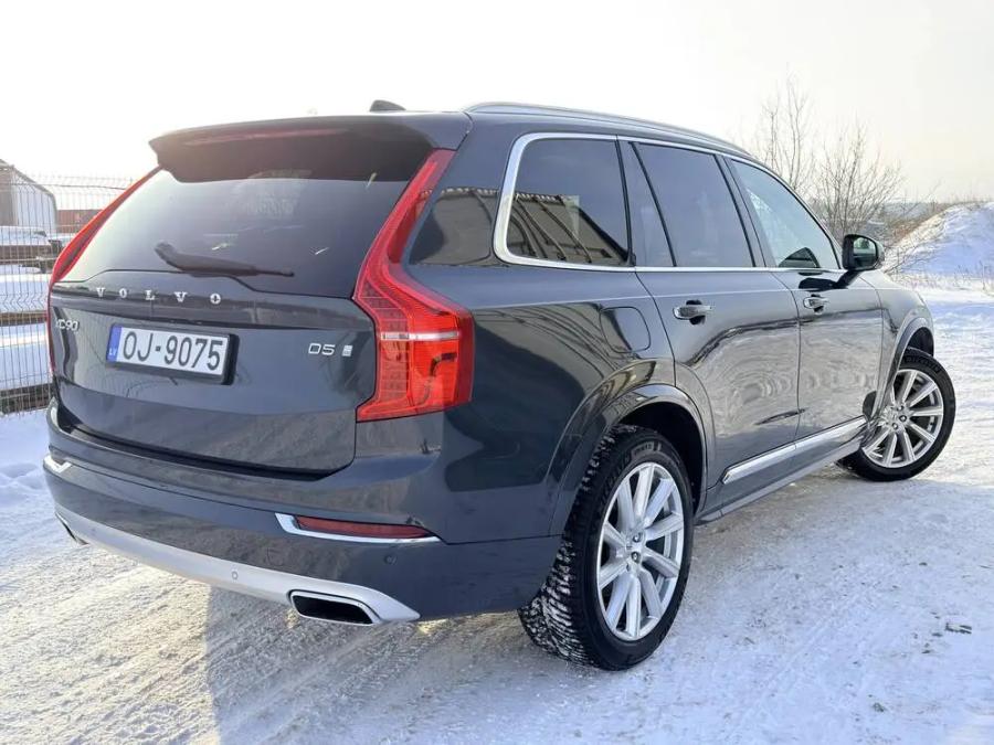 Grey Volvo XC90 2017 in Riga, with an engine capacity of 2.00 L and mileage of 168 thousand km for 23995 €, photo 5 on AUTOMOTO.COM.LV