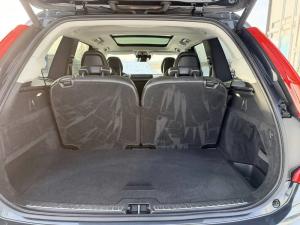 Grey Volvo XC90 2017 in Riga, with an engine capacity of 2.00 L and mileage of 168 thousand km for 23995 €, photo 6 on AUTOMOTO.COM.LV