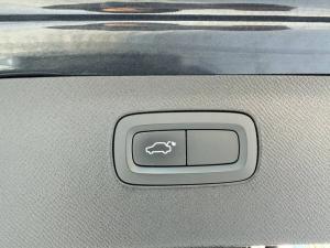 Grey Volvo XC90 2017 in Riga, with an engine capacity of 2.00 L and mileage of 168 thousand km for 23995 €, photo 7 on AUTOMOTO.COM.LV