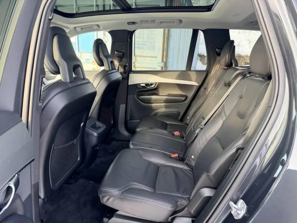 Pelēks Volvo XC90 2017 Rīga, ar dzinēja tilpumu 2.00 L un nobraukumu 168 tūkst. km par 23995 €, foto 9 vietnē AUTOMOTO.COM.LV