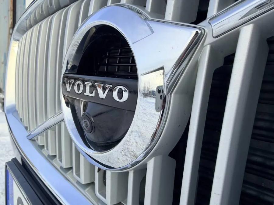 Grey Volvo XC90 2017 in Riga, with an engine capacity of 2.00 L and mileage of 168 thousand km for 23995 €, photo 22 on AUTOMOTO.COM.LV