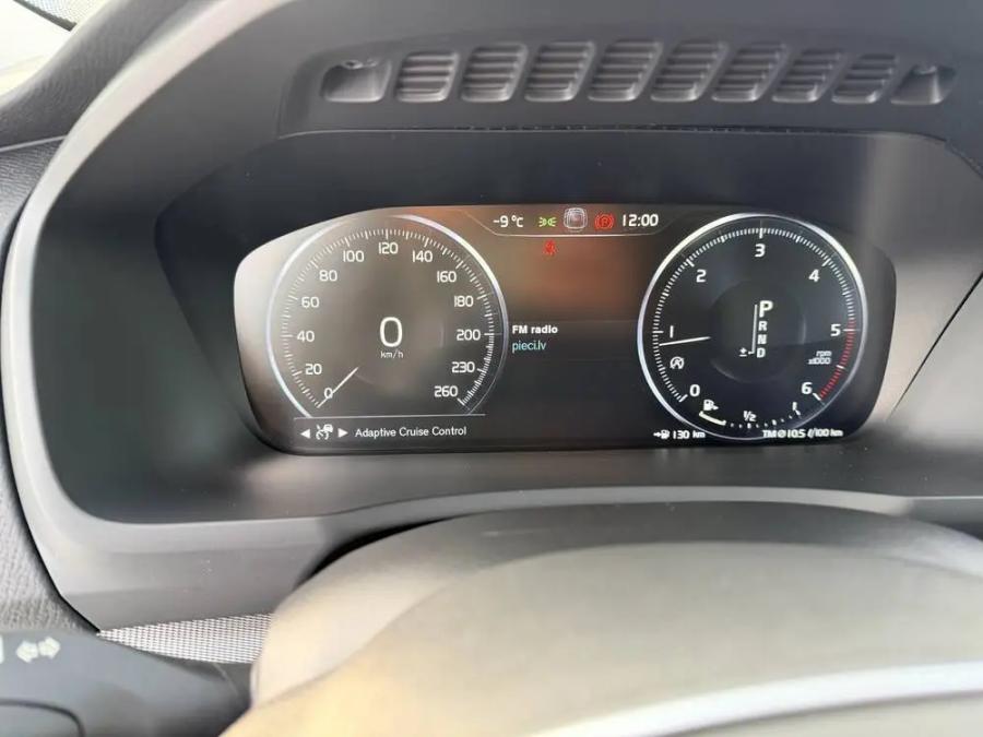 Grey Volvo XC90 2017 in Riga, with an engine capacity of 2.00 L and mileage of 168 thousand km for 23995 €, photo 27 on AUTOMOTO.COM.LV