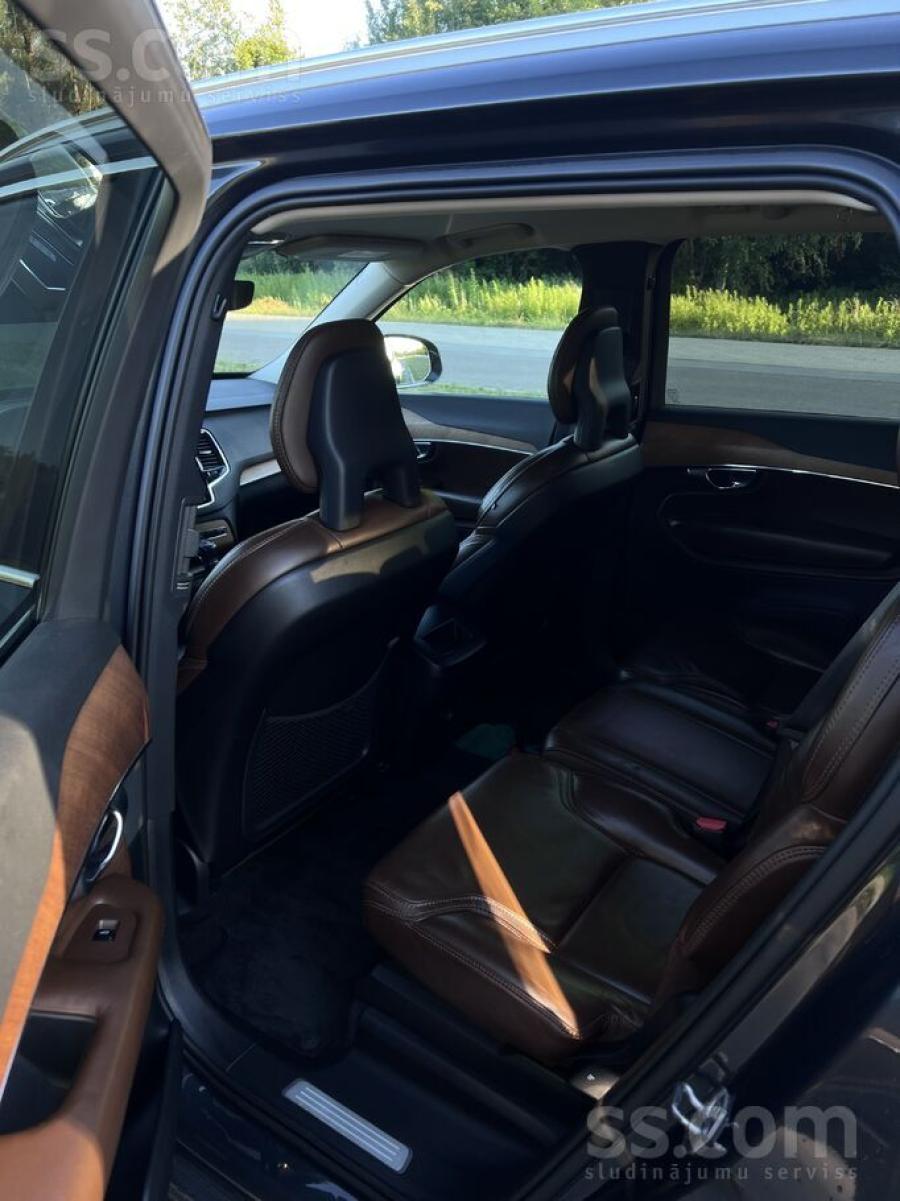 Grey Volvo XC90 2017 in Riga, with an engine capacity of 2.00 L and mileage of 250 thousand km for 23100 €, photo 6 on AUTOMOTO.COM.LV