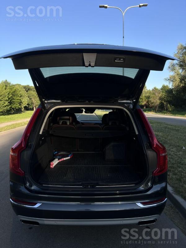 Grey Volvo XC90 2017 in Riga, with an engine capacity of 2.00 L and mileage of 250 thousand km for 23100 €, photo 6 on AUTOMOTO.COM.LV