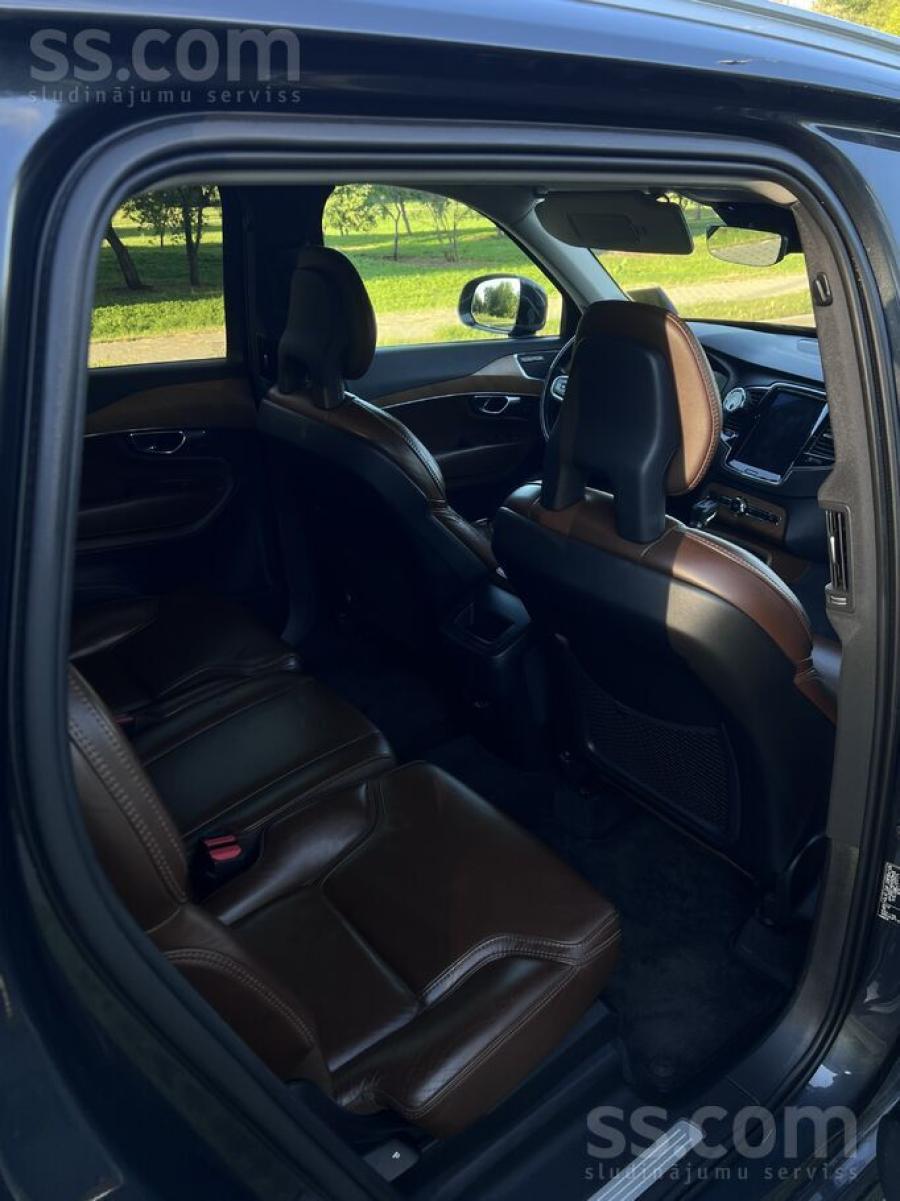 Grey Volvo XC90 2017 in Riga, with an engine capacity of 2.00 L and mileage of 250 thousand km for 23100 €, photo 9 on AUTOMOTO.COM.LV
