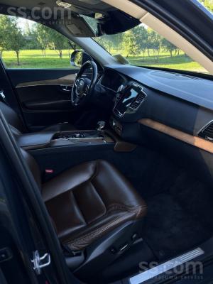 Grey Volvo XC90 2017 in Riga, with an engine capacity of 2.00 L and mileage of 250 thousand km for 23100 €, photo 10 on AUTOMOTO.COM.LV