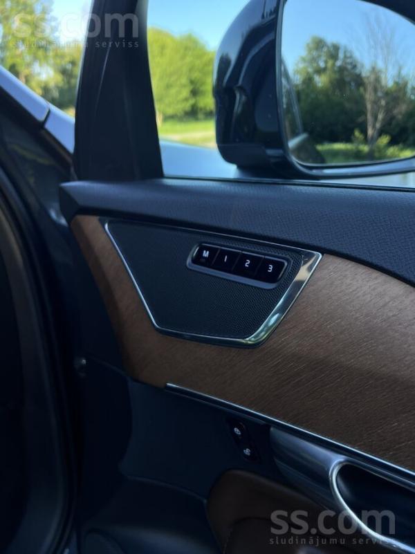 Grey Volvo XC90 2017 in Riga, with an engine capacity of 2.00 L and mileage of 250 thousand km for 23100 €, photo 10 on AUTOMOTO.COM.LV