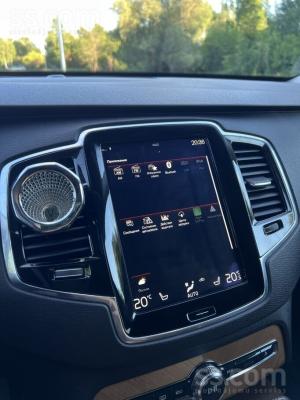 Grey Volvo XC90 2017 in Riga, with an engine capacity of 2.00 L and mileage of 250 thousand km for 23100 €, photo 18 on AUTOMOTO.COM.LV