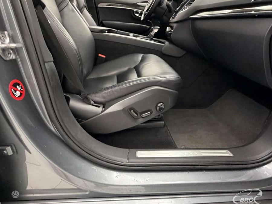 Grey Volvo XC90 2017 in Vilnius, with an engine capacity of 1.97 L and mileage of 280 thousand km for 14900 €, photo 8 on AUTOMOTO.COM.LV