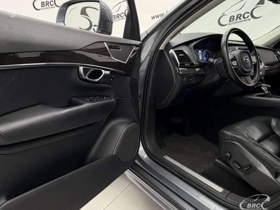Grey Volvo XC90 2017 in Vilnius, with an engine capacity of 1.97 L and mileage of 280 thousand km for 14900 €, photo 23 on AUTOMOTO.COM.LV