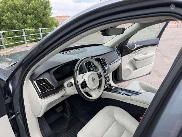 Grey Volvo XC90 2017 in Vilnius, with an engine capacity of 1.97 L and mileage of 130 thousand km for 21900 €, photo 10 on AUTOMOTO.COM.LV
