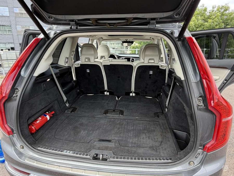 Pelēks Volvo XC90 2017 Viļņa, ar dzinēja tilpumu 1.97 L un nobraukumu 130 tūkst. km par 21900 €, foto 15 vietnē AUTOMOTO.COM.LV
