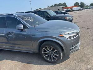 Pelēks Volvo XC90 2017 Viļņa, ar dzinēja tilpumu 1.97 L un nobraukumu 170 tūkst. km par 10400 €, foto 5 vietnē AUTOMOTO.COM.LV