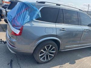 Pelēks Volvo XC90 2017 Viļņa, ar dzinēja tilpumu 1.97 L un nobraukumu 170 tūkst. km par 10400 €, foto 7 vietnē AUTOMOTO.COM.LV