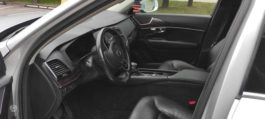 Pelēks Volvo XC90 2017 Kauņa, ar dzinēja tilpumu 1.97 L un nobraukumu 122 tūkst. km par 23200 €, foto 7 vietnē AUTOMOTO.COM.LV