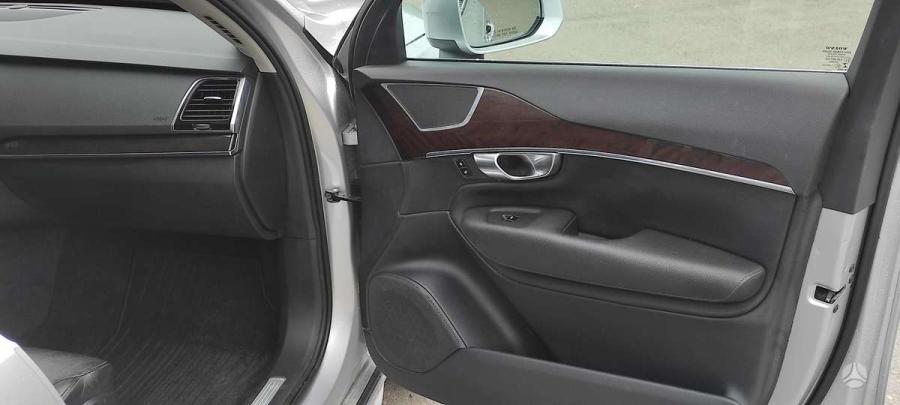 Pelēks Volvo XC90 2017 Kauņa, ar dzinēja tilpumu 1.97 L un nobraukumu 122 tūkst. km par 23200 €, foto 10 vietnē AUTOMOTO.COM.LV