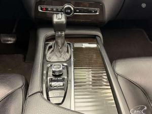 Grey Volvo XC90 2017 in Vilnius, with an engine capacity of 1.97 L and mileage of 280 thousand km for 13900 €, photo 21 on AUTOMOTO.COM.LV