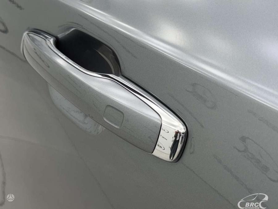 Grey Volvo XC90 2017 in Vilnius, with an engine capacity of 1.97 L and mileage of 280 thousand km for 13900 €, photo 22 on AUTOMOTO.COM.LV