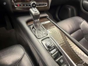 Grey Volvo XC90 2017 in Vilnius, with an engine capacity of 1.97 L and mileage of 280 thousand km for 13900 €, photo 30 on AUTOMOTO.COM.LV