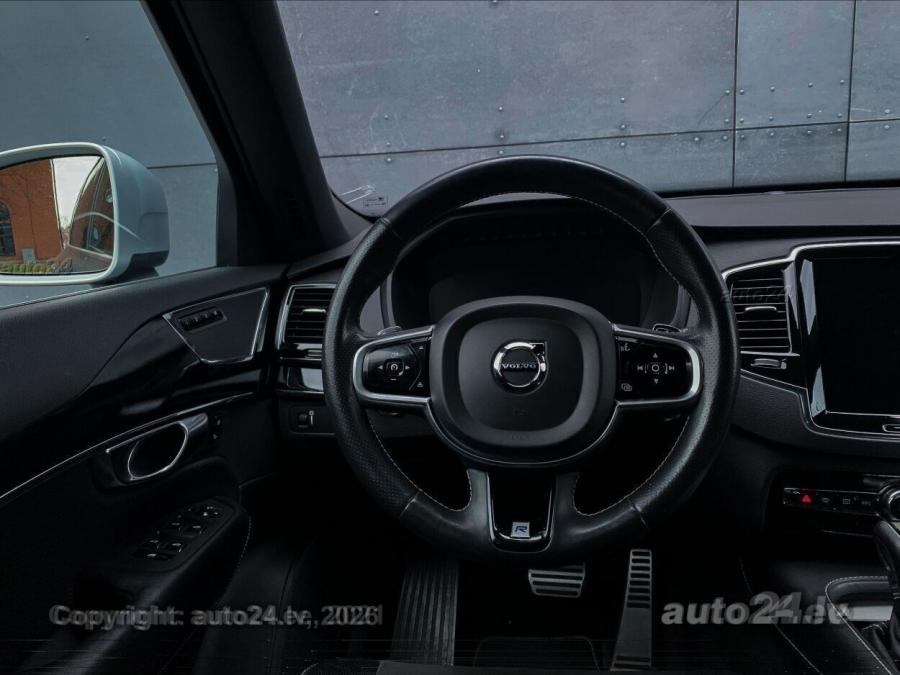 Pelēks Volvo XC90 2017 Tallina, ar dzinēja tilpumu 2.00 L un nobraukumu 283 tūkst. km par 25000 €, foto 1 vietnē AUTOMOTO.COM.LV