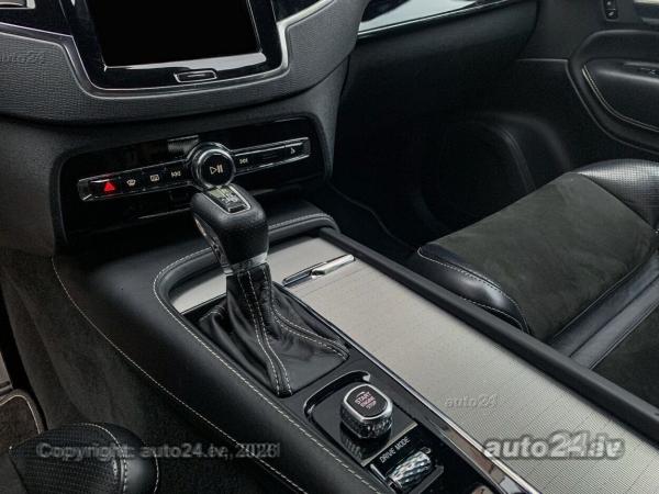 Volvo XC90 2017 Tallina vietnē Pelēks Volvo XC90 2017 Tallina, ar dzinēja tilpumu 2.00 L un nobraukumu 283 tūkst. km par 25000 €, foto 3 vietnē AUTOMOTO.COM.LV
