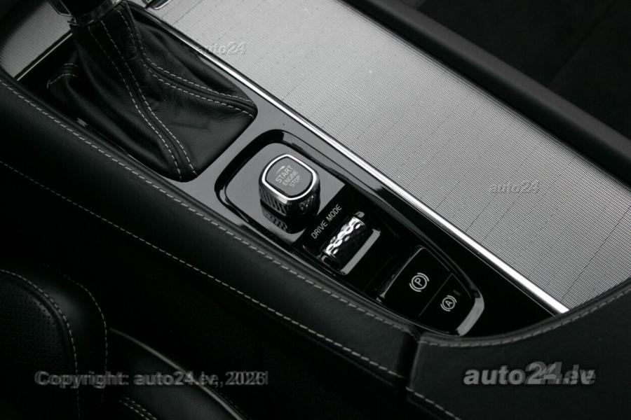 Pelēks Volvo XC90 2017 Tallina, ar dzinēja tilpumu 2.00 L un nobraukumu 283 tūkst. km par 25000 €, foto 13 vietnē AUTOMOTO.COM.LV