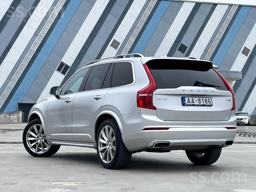 Pelēks Volvo XC90 2018 Ogre, ar dzinēja tilpumu 2.00 L un nobraukumu 108 tūkst. km par 35000 €, foto 4 vietnē AUTOMOTO.COM.LV