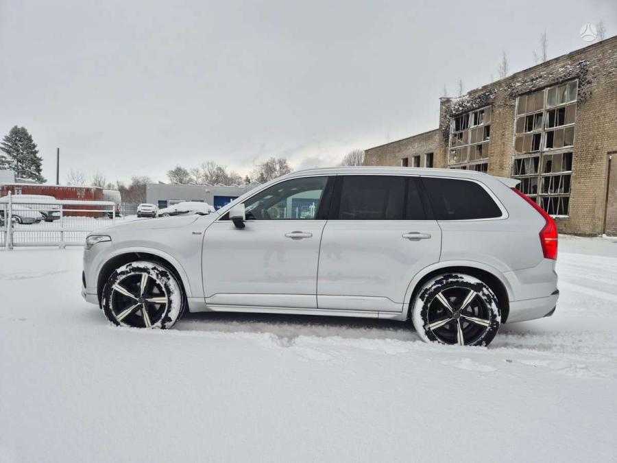 Grey Volvo XC90 2018 in Silute, with an engine capacity of 1.97 L and mileage of 215 thousand km for 18999 €, photo 11 on AUTOMOTO.COM.LV
