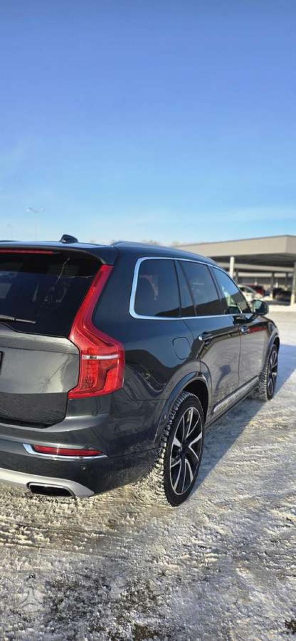 Grey Volvo XC90 2018 in Siauliai, with an engine capacity of 1.97 L and mileage of 182 thousand km for 26500 €, photo 11 on AUTOMOTO.COM.LV