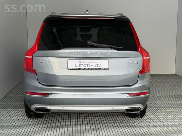Grey Volvo XC90 2018 in Riga, with an engine capacity of 2.00 L and mileage of 238 thousand km for 24990 €, photo 4 on AUTOMOTO.COM.LV