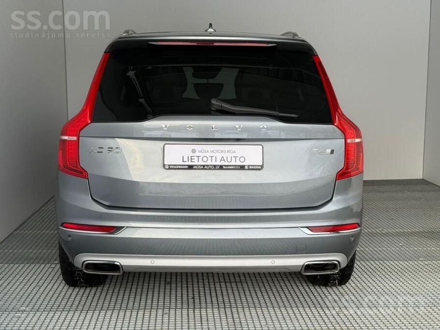 Grey Volvo XC90 2018 in Riga, with an engine capacity of 2.00 L and mileage of 238 thousand km for 24990 €, photo 4 on AUTOMOTO.COM.LV